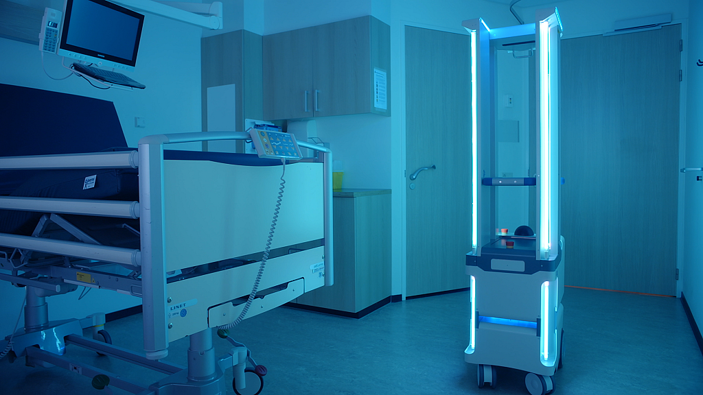 Smart disinfection in hospitals with Loop Robots… | KPN IoT